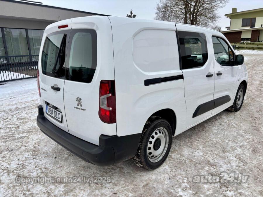 Balts Peugeot Partner 2021 Pērnava, ar dzinēja tilpumu 1.50 L un nobraukumu 170 tūkst. km par 12990 €, foto 4 vietnē AUTOMOTO.COM.LV