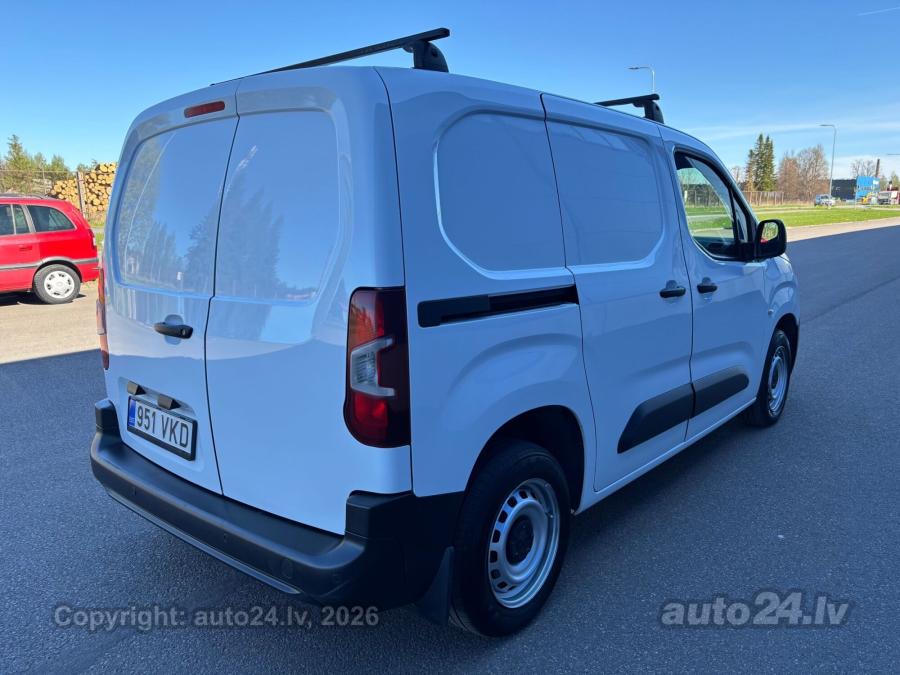 White Peugeot Partner 2021 in Paide, with an engine capacity of 1.50 L and mileage of 165 thousand km for 9290 €, photo 6 on AUTOMOTO.COM.LV