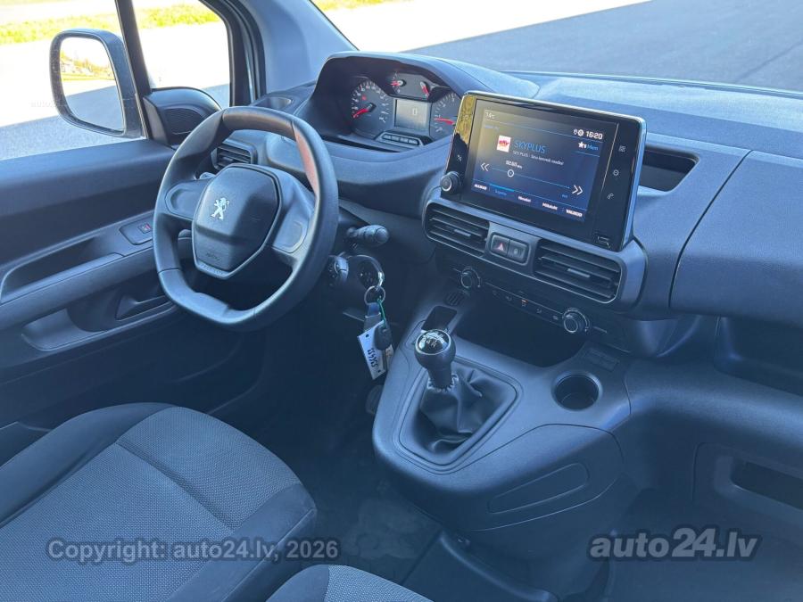 White Peugeot Partner 2021 in Paide, with an engine capacity of 1.50 L and mileage of 165 thousand km for 9290 €, photo 9 on AUTOMOTO.COM.LV