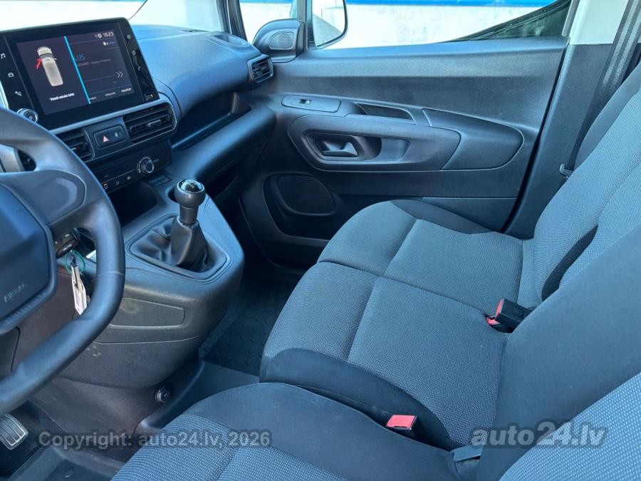 White Peugeot Partner 2021 in Paide, with an engine capacity of 1.50 L and mileage of 165 thousand km for 9290 €, photo 12 on AUTOMOTO.COM.LV
