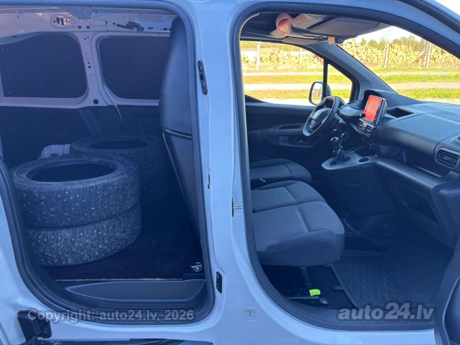 White Peugeot Partner 2021 in Paide, with an engine capacity of 1.50 L and mileage of 165 thousand km for 9290 €, photo 13 on AUTOMOTO.COM.LV