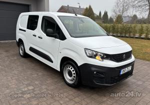 White Peugeot Partner 2021 in Parnu, with an engine capacity of 1.50 L and mileage of 171 thousand km for 10800 €, photo 4 on AUTOMOTO.COM.LV