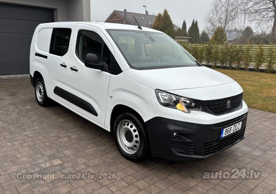 White Peugeot Partner 2021 in Parnu, with an engine capacity of 1.50 L and mileage of 171 thousand km for 10800 €, photo 4 on AUTOMOTO.COM.LV