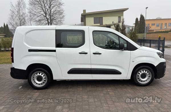 White Peugeot Partner 2021 in Parnu, with an engine capacity of 1.50 L and mileage of 171 thousand km for 10800 €, photo 4 on AUTOMOTO.COM.LV