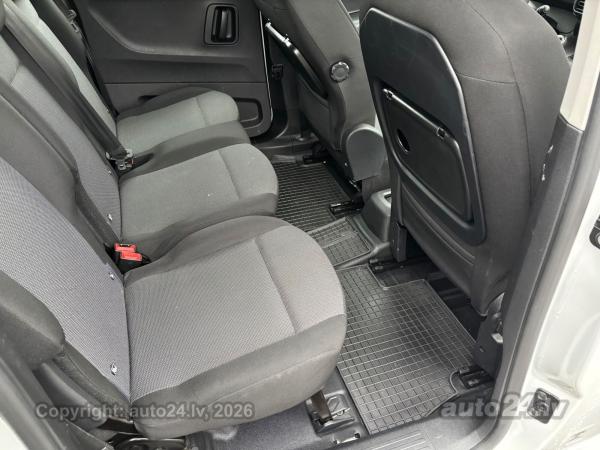 White Peugeot Partner 2021 in Parnu, with an engine capacity of 1.50 L and mileage of 171 thousand km for 10800 €, photo 10 on AUTOMOTO.COM.LV