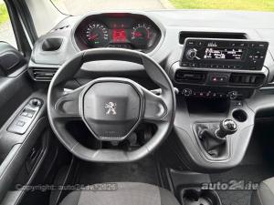 White Peugeot Partner 2021 in Johvi, with an engine capacity of 1.50 L and mileage of 160 thousand km for 10700 €, photo 4 on AUTOMOTO.COM.LV
