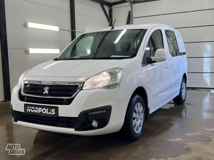 White Peugeot Partner 2016 in Aukstieji Rusokai, with an engine capacity of 0.00 L and mileage of 64 thousand km for 6900 €, photo 4 on AUTOMOTO.COM.LV