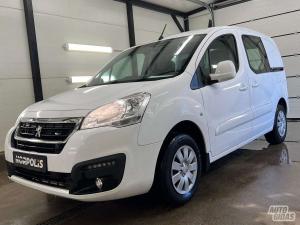 White Peugeot Partner 2016 in Aukstieji Rusokai, with an engine capacity of 0.00 L and mileage of 64 thousand km for 6900 €, photo 5 on AUTOMOTO.COM.LV