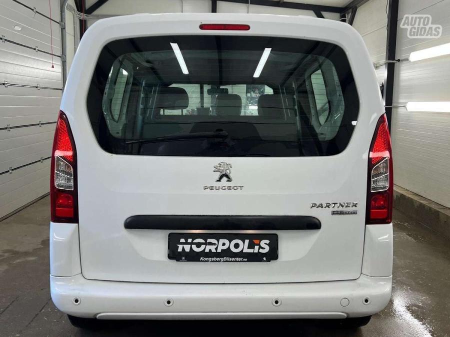 White Peugeot Partner 2016 in Aukstieji Rusokai, with an engine capacity of 0.00 L and mileage of 64 thousand km for 6900 €, photo 7 on AUTOMOTO.COM.LV