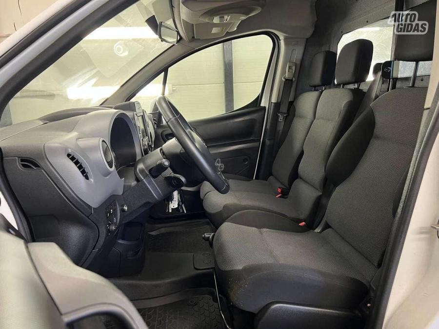 White Peugeot Partner 2016 in Aukstieji Rusokai, with an engine capacity of 0.00 L and mileage of 64 thousand km for 6900 €, photo 15 on AUTOMOTO.COM.LV