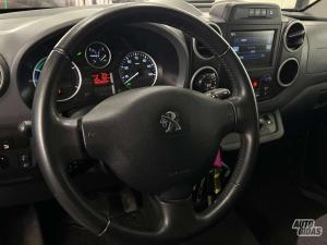 White Peugeot Partner 2016 in Aukstieji Rusokai, with an engine capacity of 0.00 L and mileage of 64 thousand km for 6900 €, photo 19 on AUTOMOTO.COM.LV