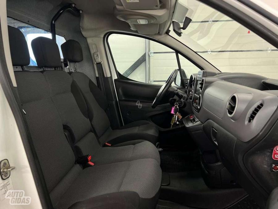 White Peugeot Partner 2016 in Aukstieji Rusokai, with an engine capacity of 0.00 L and mileage of 64 thousand km for 6900 €, photo 27 on AUTOMOTO.COM.LV