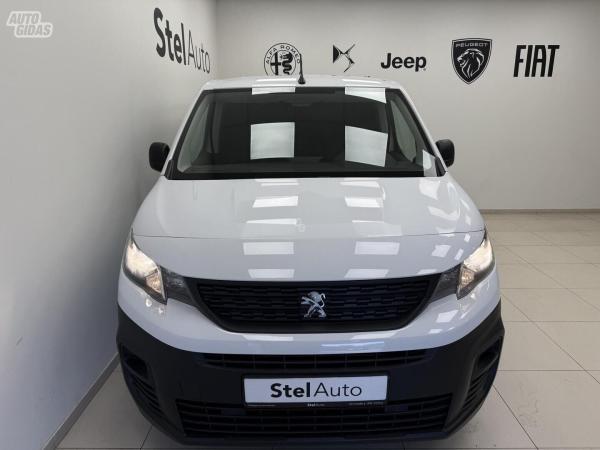 White Peugeot Partner 2023 in Vilnius, with an engine capacity of 1.50 L and mileage of 83 thousand km for 12990 €, photo 4 on AUTOMOTO.COM.LV