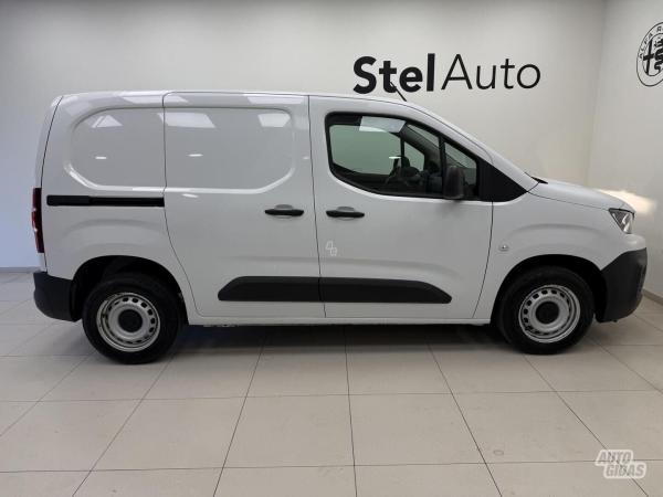 White Peugeot Partner 2023 in Vilnius, with an engine capacity of 1.50 L and mileage of 83 thousand km for 12990 €, photo 7 on AUTOMOTO.COM.LV