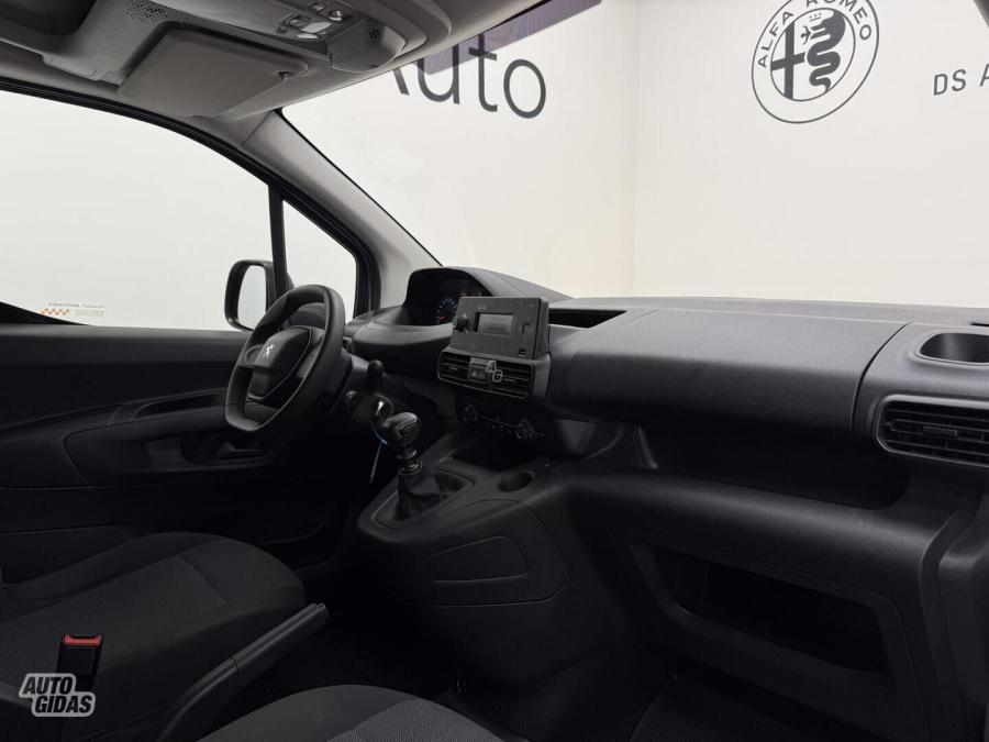 Balts Peugeot Partner 2023 Viļņa, ar dzinēja tilpumu 1.50 L un nobraukumu 83 tūkst. km par 12990 €, foto 17 vietnē AUTOMOTO.COM.LV