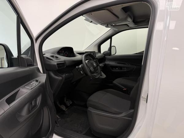 White Peugeot Partner 2023 in Vilnius, with an engine capacity of 1.50 L and mileage of 223 thousand km for 10990 €, photo 10 on AUTOMOTO.COM.LV
