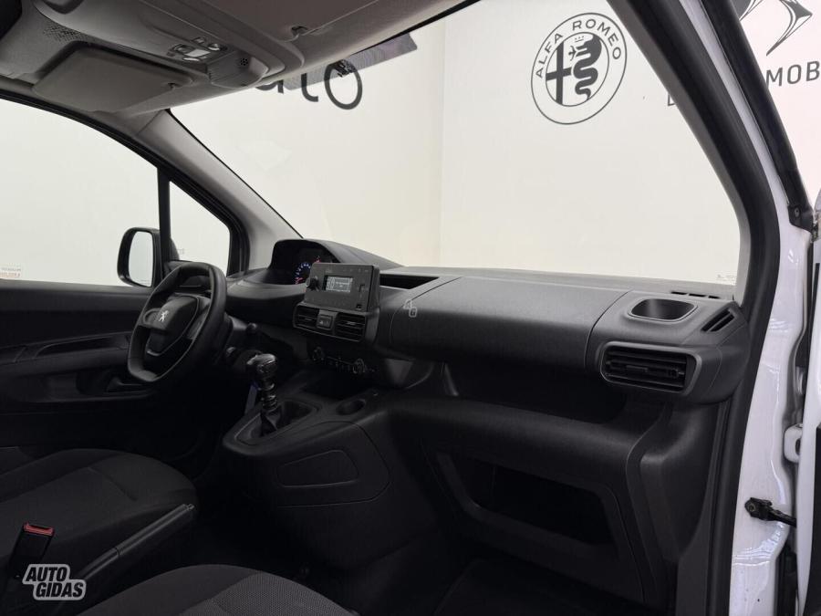 Balts Peugeot Partner 2023 Viļņa, ar dzinēja tilpumu 1.50 L un nobraukumu 223 tūkst. km par 10990 €, foto 16 vietnē AUTOMOTO.COM.LV
