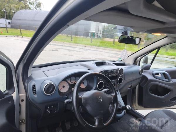 Dzeltens Peugeot Partner 2009 Rīga, ar dzinēja tilpumu 1.60 L un nobraukumu 317 tūkst. km par 2900 €, foto 6 vietnē AUTOMOTO.COM.LV