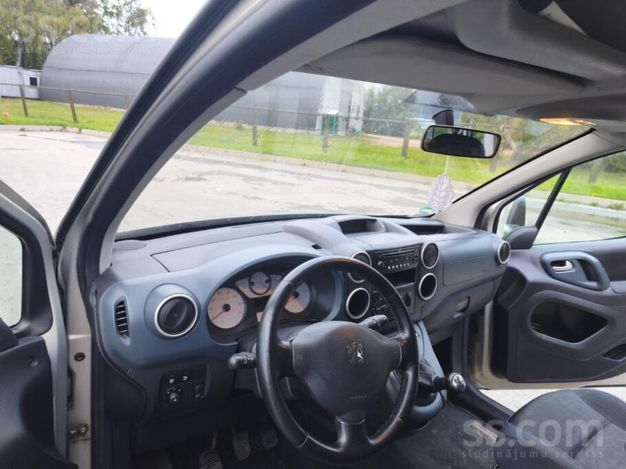 Dzeltens Peugeot Partner 2009 Rīga, ar dzinēja tilpumu 1.60 L un nobraukumu 317 tūkst. km par 2900 €, foto 6 vietnē AUTOMOTO.COM.LV