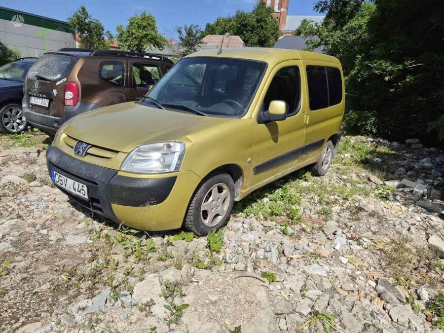 Yellow Peugeot Partner 2007 in Kelme, with an engine capacity of 1.56 L and mileage of 300 thousand km for 1200 €, photo 1 on AUTOMOTO.COM.LV