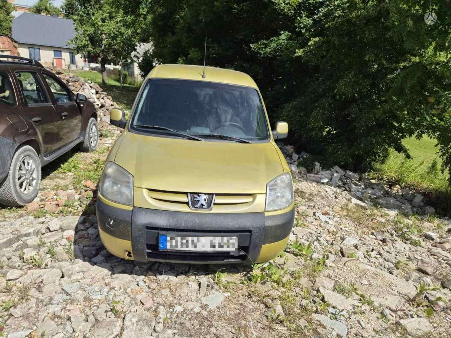 Yellow Peugeot Partner 2007 in Kelme, with an engine capacity of 1.56 L and mileage of 300 thousand km for 1200 €, photo 4 on AUTOMOTO.COM.LV