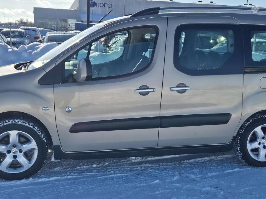 Dzeltens Peugeot Partner 2011 Šauļi, ar dzinēja tilpumu 1.56 L un nobraukumu 250 tūkst. km par 4350 €, foto 5 vietnē AUTOMOTO.COM.LV