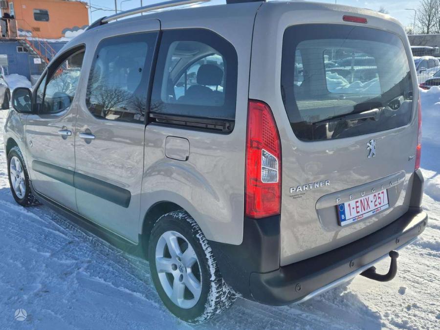 Dzeltens Peugeot Partner 2011 Šauļi, ar dzinēja tilpumu 1.56 L un nobraukumu 250 tūkst. km par 4350 €, foto 6 vietnē AUTOMOTO.COM.LV
