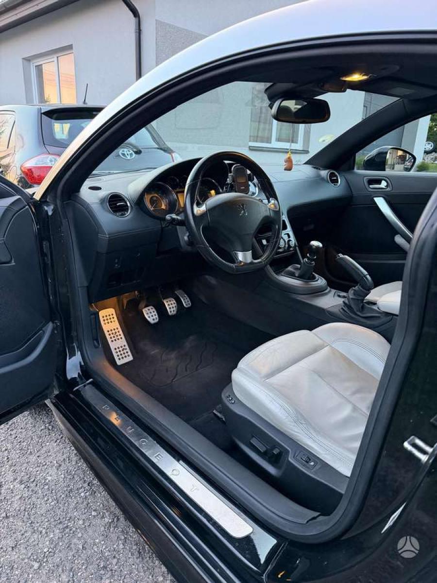 Melns Peugeot RCZ 2011 Viļņa, ar dzinēja tilpumu 2.00 L un nobraukumu 230 tūkst. km par 6100 €, foto 16 vietnē AUTOMOTO.COM.LV