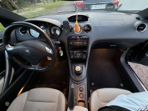 Melns Peugeot RCZ 2011 Viļņa, ar dzinēja tilpumu 2.00 L un nobraukumu 230 tūkst. km par 6100 €, foto 17 vietnē AUTOMOTO.COM.LV