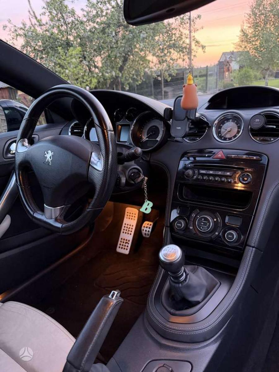 Melns Peugeot RCZ 2011 Viļņa, ar dzinēja tilpumu 2.00 L un nobraukumu 230 tūkst. km par 6100 €, foto 18 vietnē AUTOMOTO.COM.LV