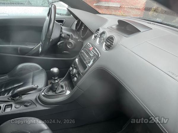 Peugeot RCZ 2011 in Viljandi on AUTOMOTO.COM.LV Black Peugeot RCZ 2011 in Viljandi, with an engine capacity of 1.60 L and mileage of 135 thousand km for 4900 €, photo 10 on AUTOMOTO.COM.LV