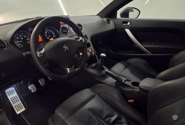 Pelēks Peugeot RCZ 2011 Marijampole, ar dzinēja tilpumu 2.00 L un nobraukumu 327 tūkst. km par 4750 €, foto 2 vietnē AUTOMOTO.COM.LV