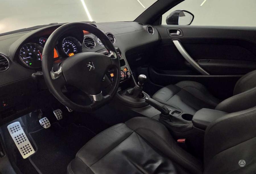Pelēks Peugeot RCZ 2011 Marijampole, ar dzinēja tilpumu 2.00 L un nobraukumu 327 tūkst. km par 4750 €, foto 2 vietnē AUTOMOTO.COM.LV