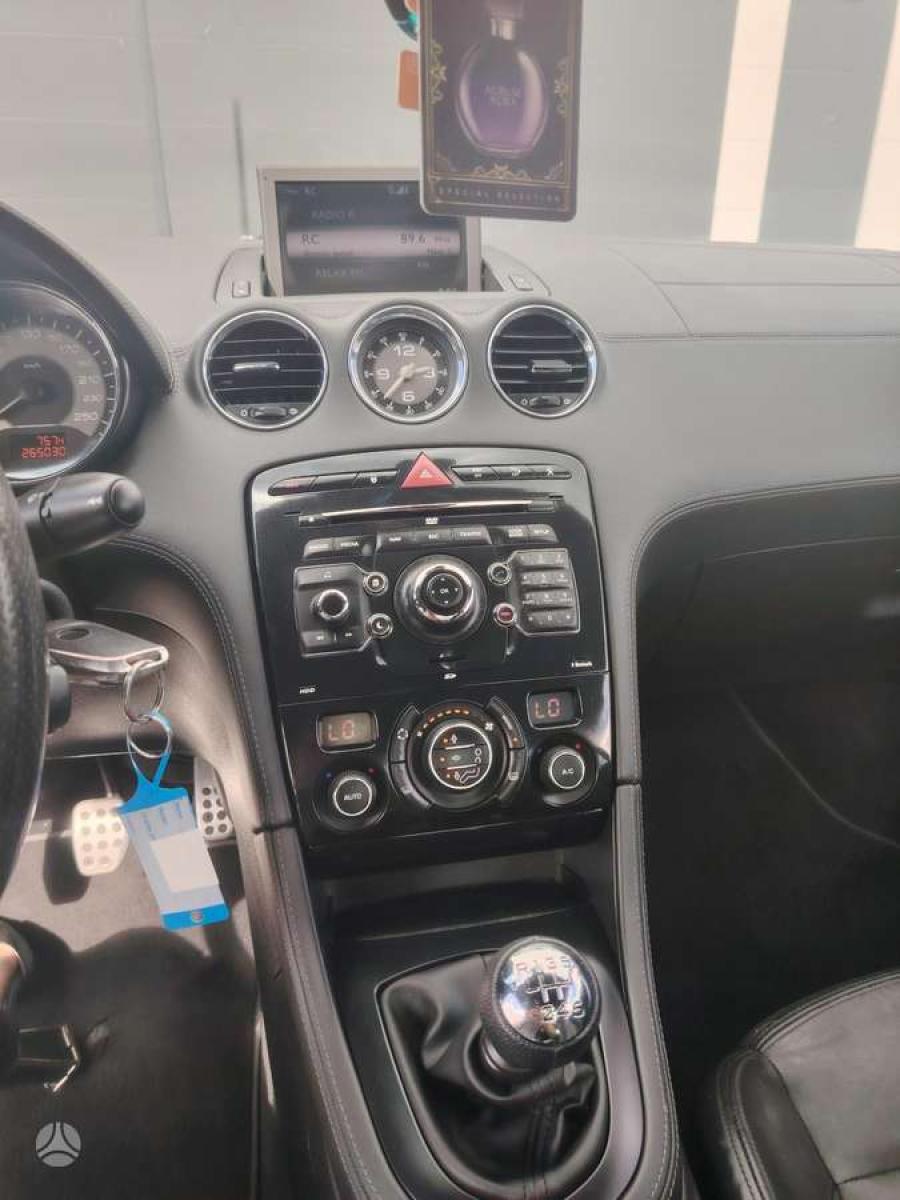 Red Peugeot RCZ 2013 in Vilnius, with an engine capacity of 2.00 L and mileage of 264 thousand km for 5300 €, photo 18 on AUTOMOTO.COM.LV