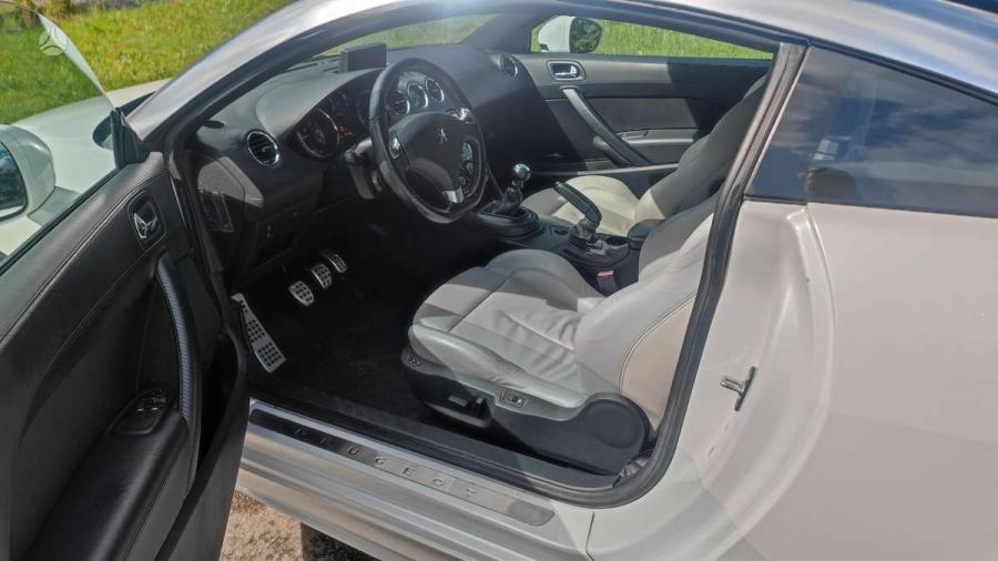 Balts Peugeot RCZ 2011 Šauļi, ar dzinēja tilpumu 2.00 L un nobraukumu 190 tūkst. km par 6200 €, foto 12 vietnē AUTOMOTO.COM.LV