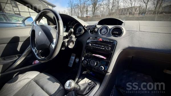 Balts Peugeot RCZ 2012 Rīga, ar dzinēja tilpumu 1.60 L un nobraukumu 236 tūkst. km par 5799 €, foto 5 vietnē AUTOMOTO.COM.LV