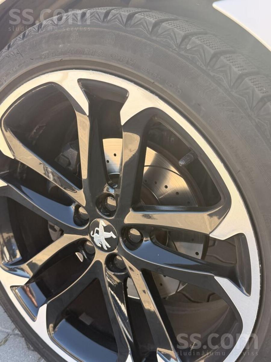 Balts Peugeot RCZ 2012 Rīga, ar dzinēja tilpumu 1.60 L un nobraukumu 211 tūkst. km par 7500 €, foto 18 vietnē AUTOMOTO.COM.LV