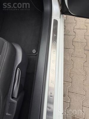 Balts Peugeot RCZ 2012 Rīga, ar dzinēja tilpumu 1.60 L un nobraukumu 105 tūkst. km par 8500 €, foto 8 vietnē AUTOMOTO.COM.LV