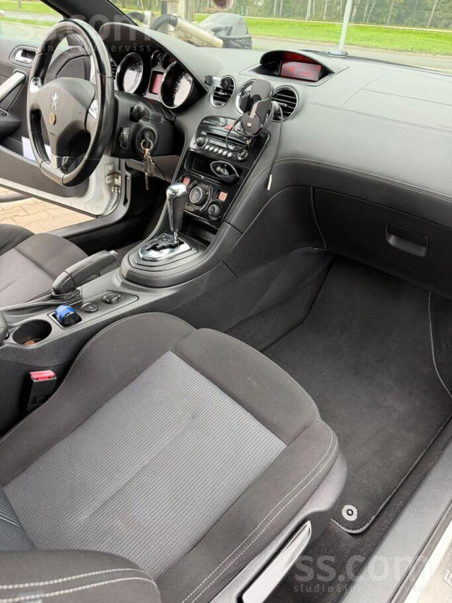Balts Peugeot RCZ 2012 Rīga, ar dzinēja tilpumu 1.60 L un nobraukumu 105 tūkst. km par 8500 €, foto 11 vietnē AUTOMOTO.COM.LV