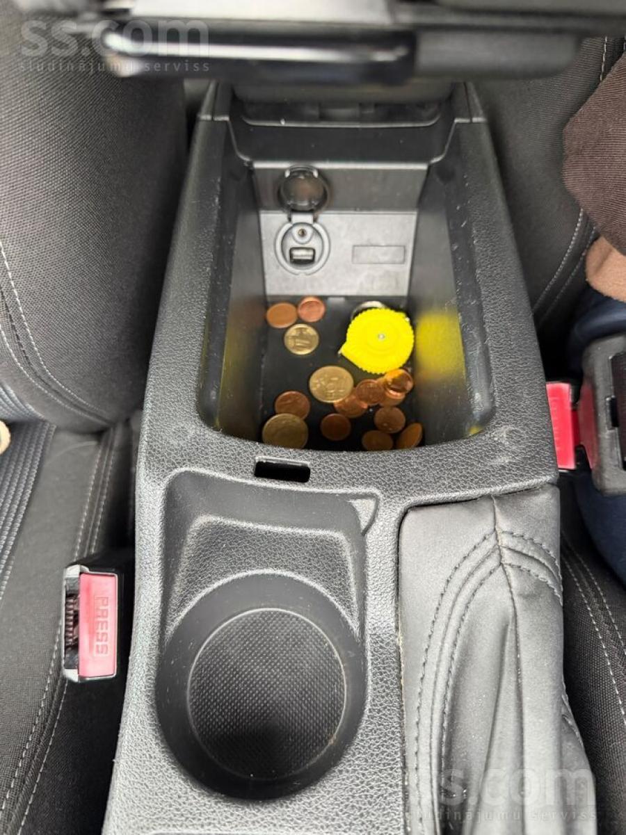 Balts Peugeot RCZ 2012 Rīga, ar dzinēja tilpumu 1.60 L un nobraukumu 105 tūkst. km par 8500 €, foto 18 vietnē AUTOMOTO.COM.LV