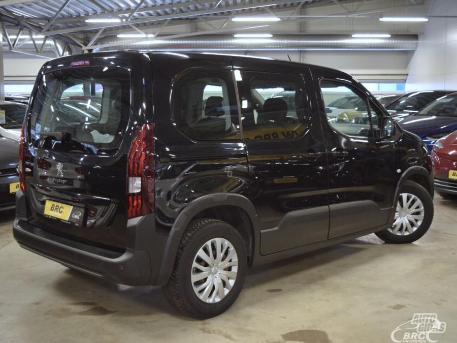 Black Peugeot Rifter 2020 in Riga, with an engine capacity of 1.50 L and mileage of 129 thousand km for 11900 €, photo 22 on AUTOMOTO.COM.LV