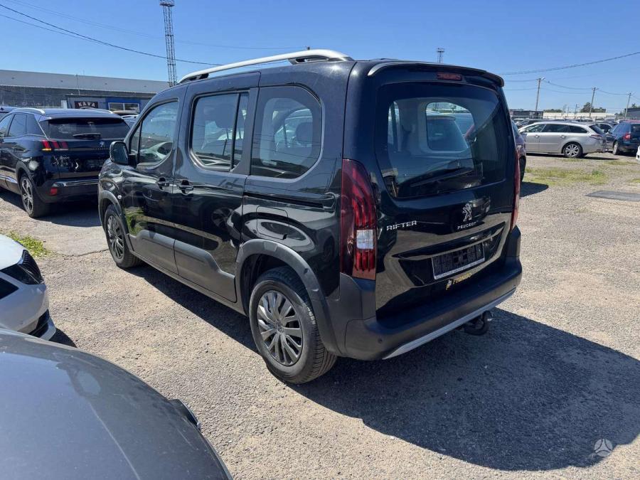 Melns Peugeot Rifter 2019 Kauņa, ar dzinēja tilpumu 1.50 L un nobraukumu 175 tūkst. km par 7550 €, foto 6 vietnē AUTOMOTO.COM.LV