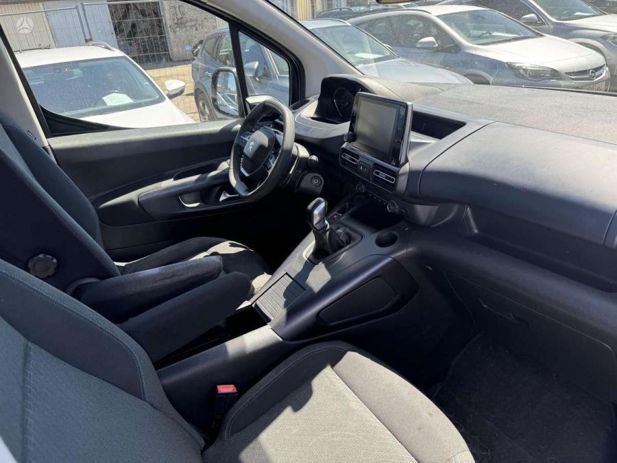 Melns Peugeot Rifter 2019 Kauņa, ar dzinēja tilpumu 1.50 L un nobraukumu 175 tūkst. km par 7550 €, foto 8 vietnē AUTOMOTO.COM.LV