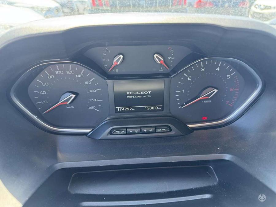 Melns Peugeot Rifter 2019 Kauņa, ar dzinēja tilpumu 1.50 L un nobraukumu 175 tūkst. km par 7550 €, foto 12 vietnē AUTOMOTO.COM.LV