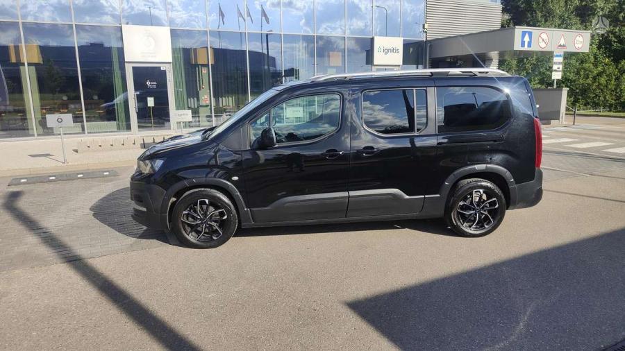Black Peugeot Rifter 2019 in Vilnius, with an engine capacity of 1.50 L and mileage of 156 thousand km for 11700 €, photo 5 on AUTOMOTO.COM.LV