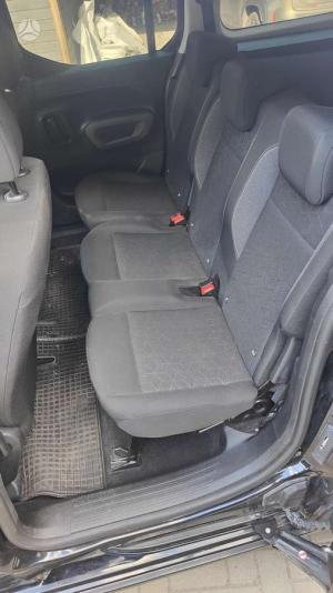 Black Peugeot Rifter 2019 in Vilnius, with an engine capacity of 1.50 L and mileage of 156 thousand km for 11700 €, photo 11 on AUTOMOTO.COM.LV
