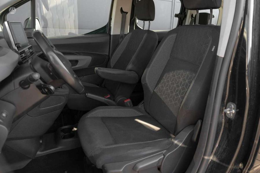 Melns Peugeot Rifter 2019 Viļņa, ar dzinēja tilpumu 1.50 L un nobraukumu 206 tūkst. km par 8600 €, foto 13 vietnē AUTOMOTO.COM.LV