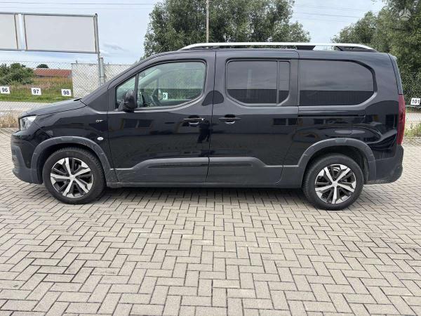 Melns Peugeot Rifter 2021 Tauragė, ar dzinēja tilpumu 1.20 L un nobraukumu 150 tūkst. km par 11700 €, foto 4 vietnē AUTOMOTO.COM.LV