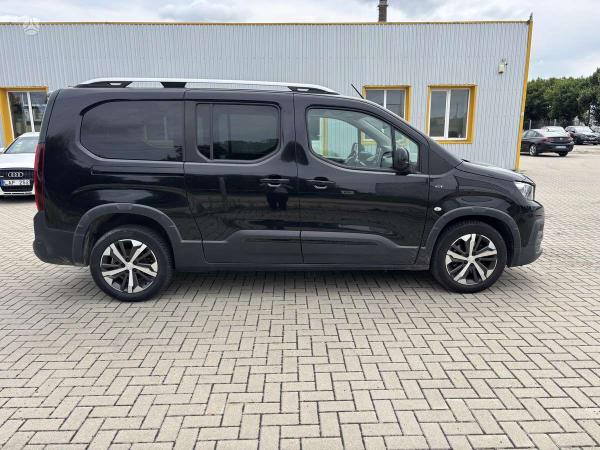Melns Peugeot Rifter 2021 Tauragė, ar dzinēja tilpumu 1.20 L un nobraukumu 150 tūkst. km par 11700 €, foto 6 vietnē AUTOMOTO.COM.LV