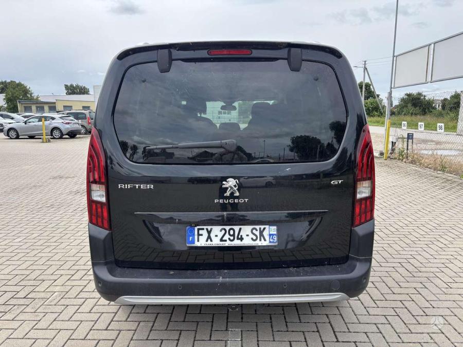 Melns Peugeot Rifter 2021 Tauragė, ar dzinēja tilpumu 1.20 L un nobraukumu 150 tūkst. km par 11700 €, foto 9 vietnē AUTOMOTO.COM.LV